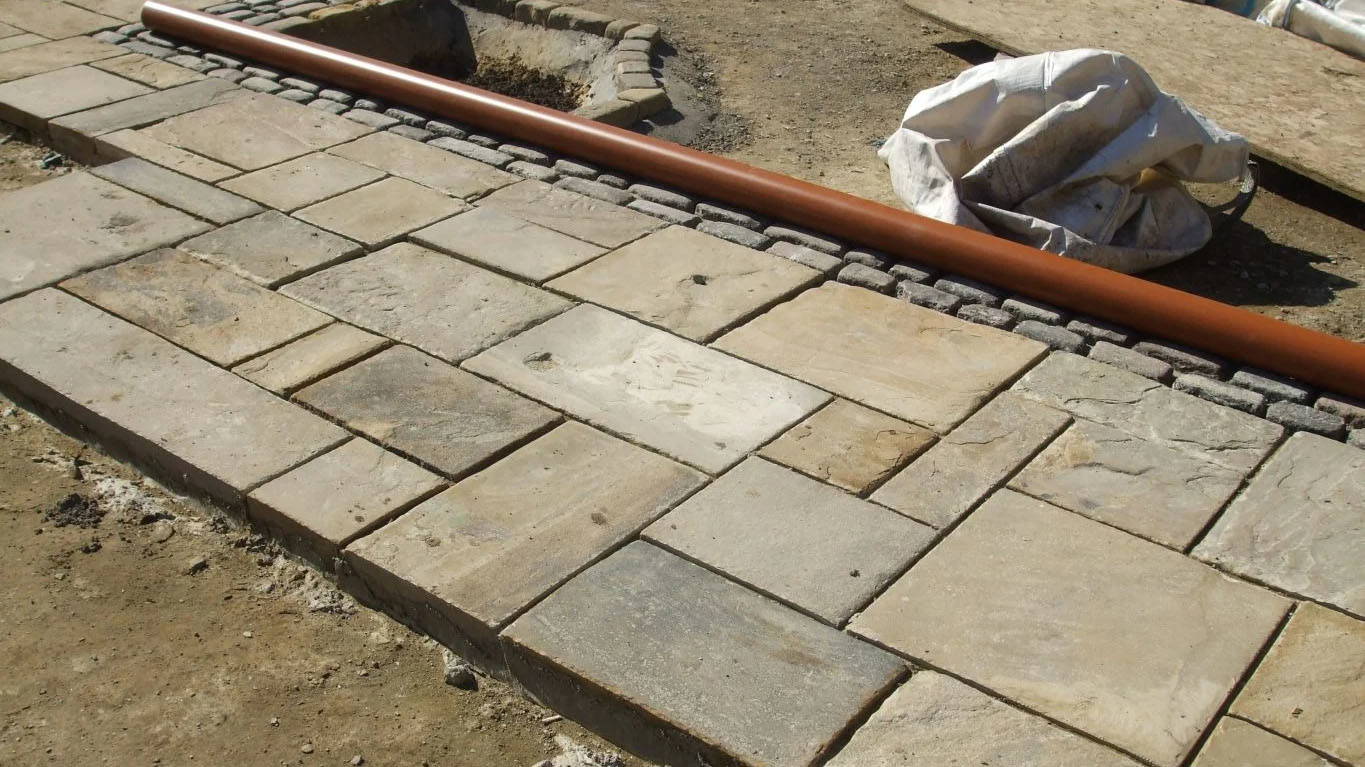 Reclaimed Stone Paving - Roy Geddes Bricks